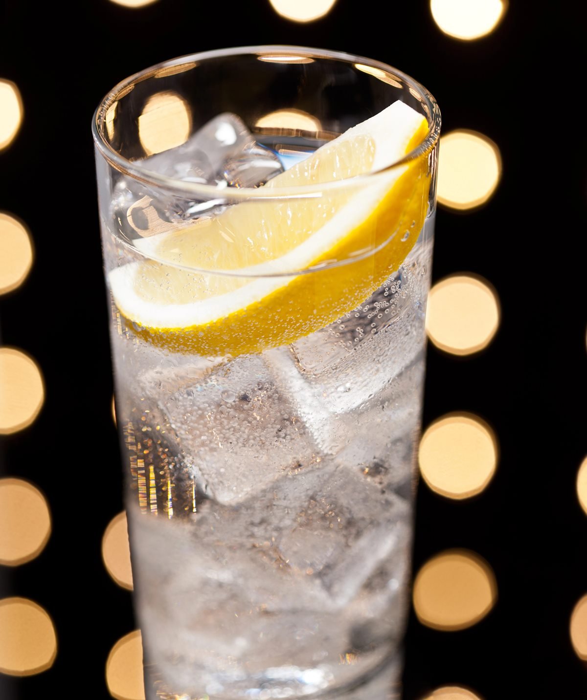 The Ultimate Cocktail Glasses Guide (And Why They Matter)